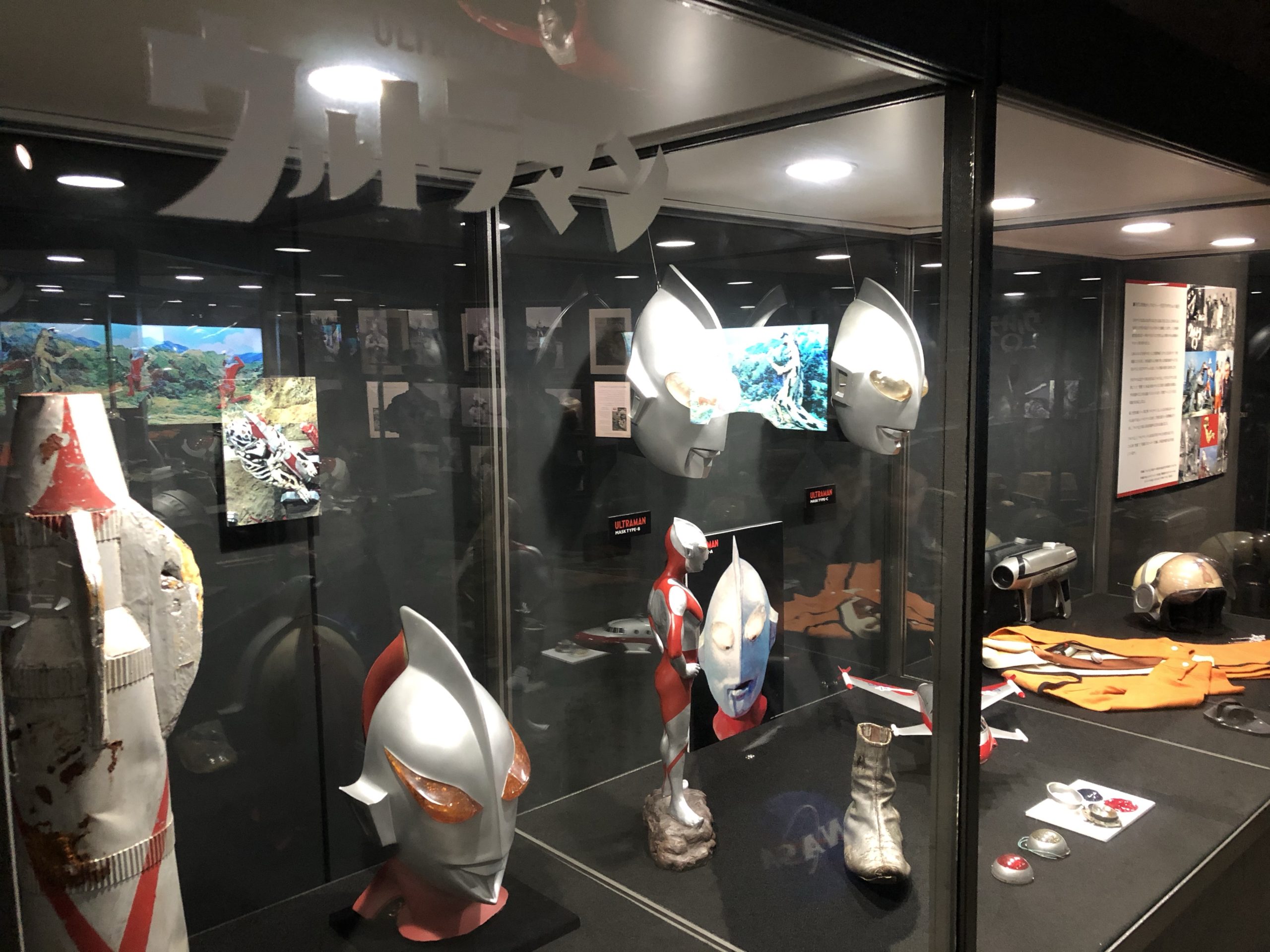 特撮のDNA「ウルトラマン Genealogy」 歴代ウルトラマンが勢ぞろい！ | 夢中図書館 The 特撮館